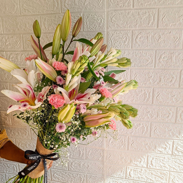 Fragrance Amplified Hand bunch – Simply Phoolish